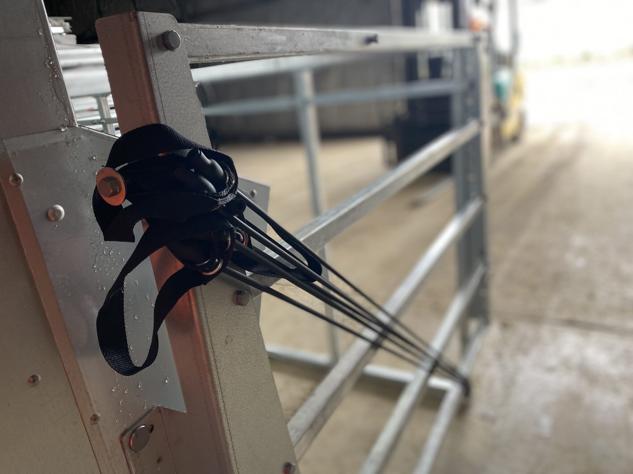 Creep Gate Lift Assist Bands - Advantage Feeders